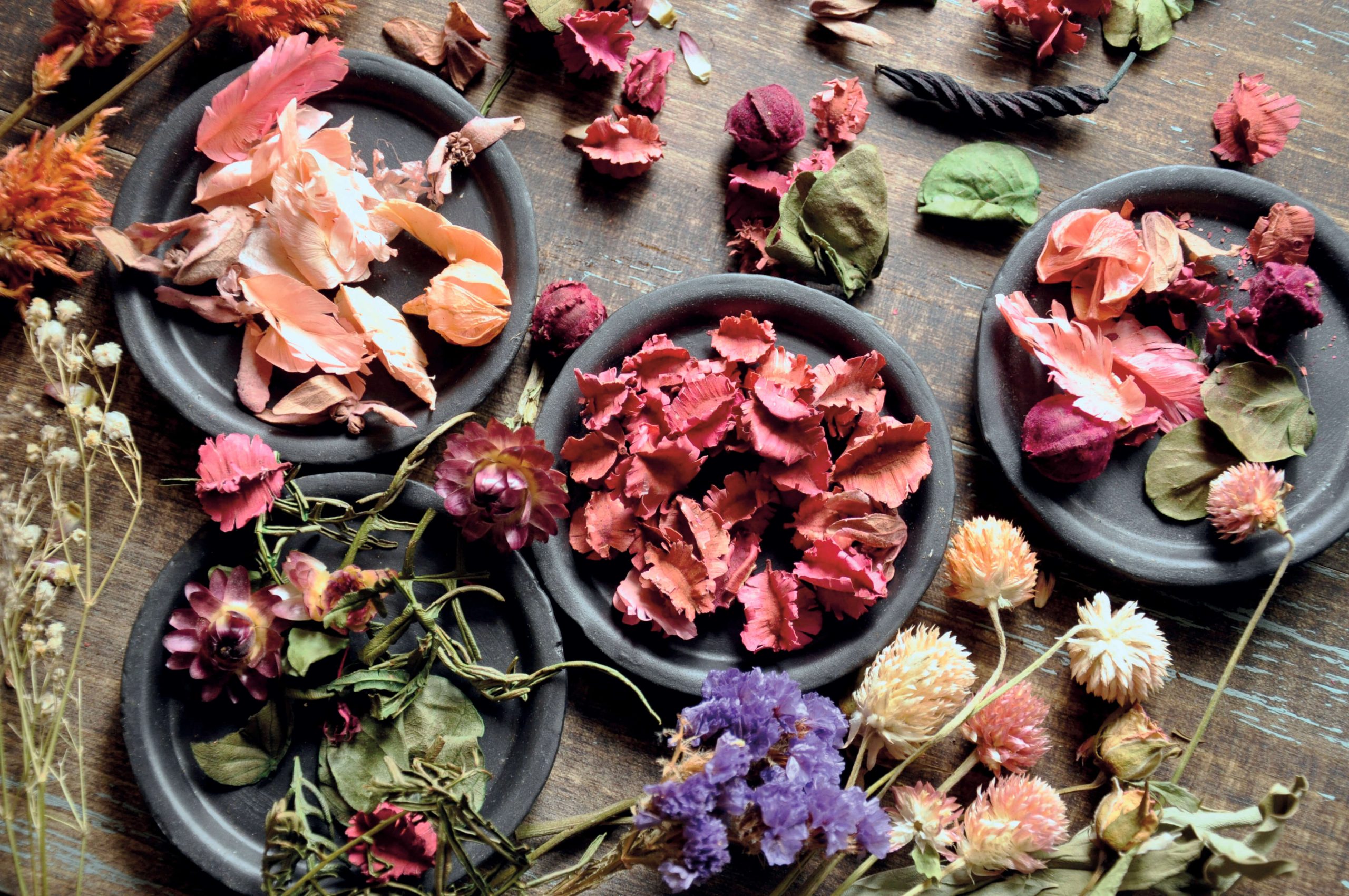 Use your garden flowers to make pot pourri